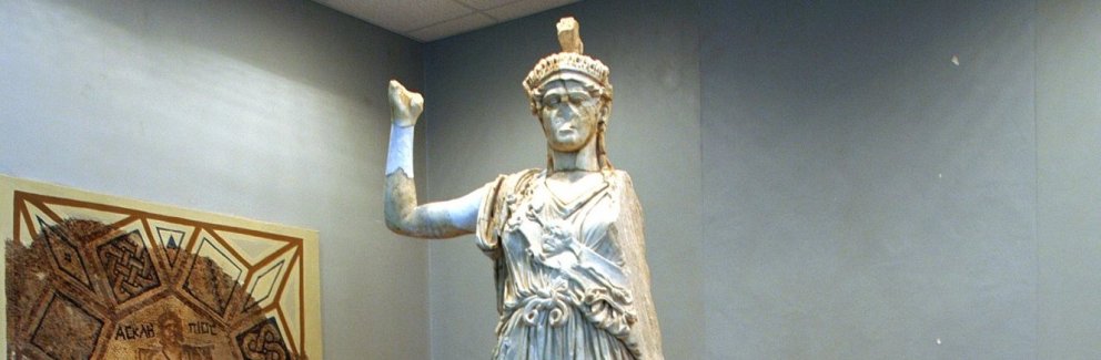 Queens and Prophets: How Arabian Noblewomen and Holy Men Shaped ...